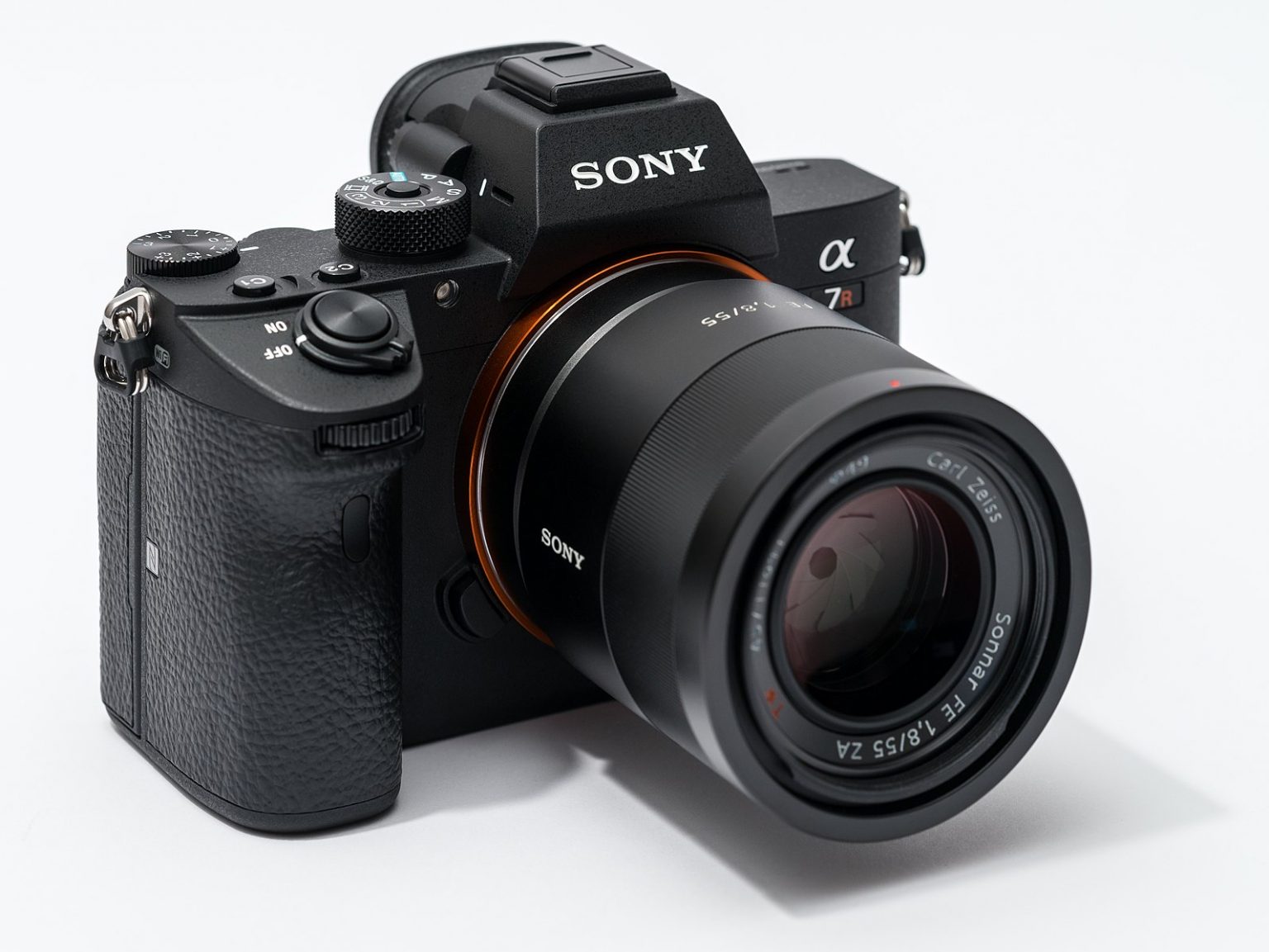 Entrega de cámaras Sony Alpha III a estudiantes de primer año de la ...